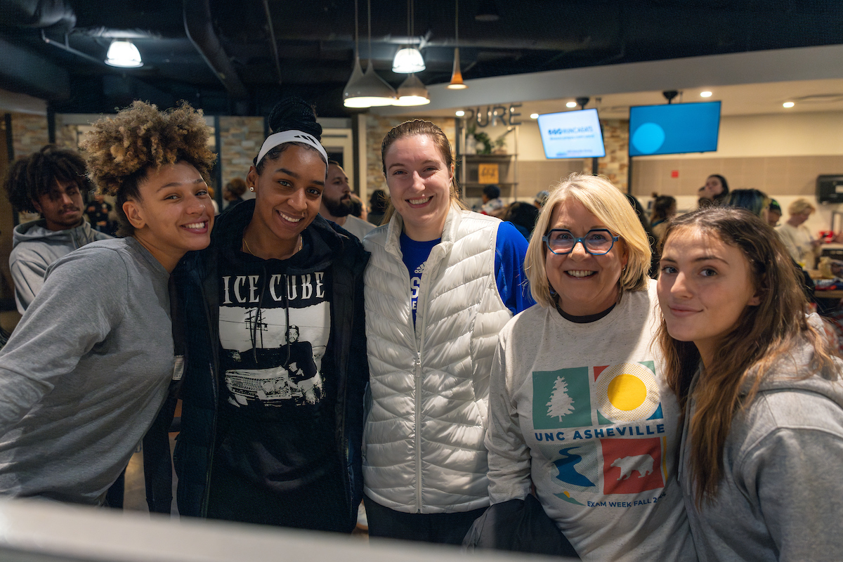 UNC Asheville Announces Fall 2024 Chancellor’s List and Dean’s List ...